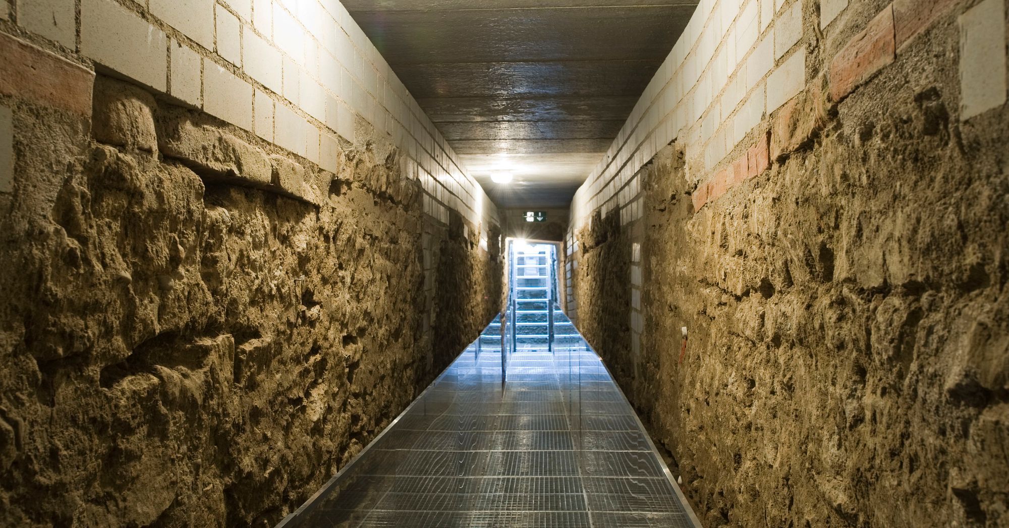 Large sewer (Cloaca Maxima) - Vindonissa Legionary Trail